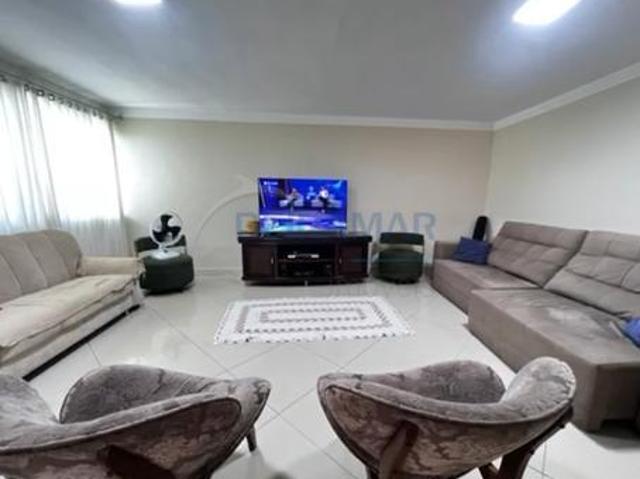 Casa de Condomínio com 4 Quartos e 3 Suítes, 340m² à Venda em Vicente Pires