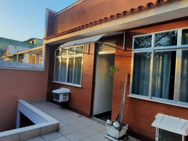 Casa de Condomínio com 4 Quartos e 4 banheiros à Venda, 224 m² por R$ 490.001