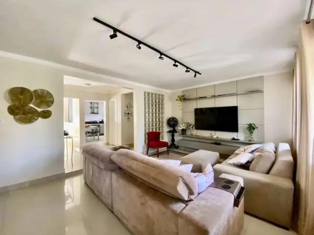 Casa de Condomínio com 4 Quartos e 4 banheiros à Venda, 312 m² por R$ 1.100.000