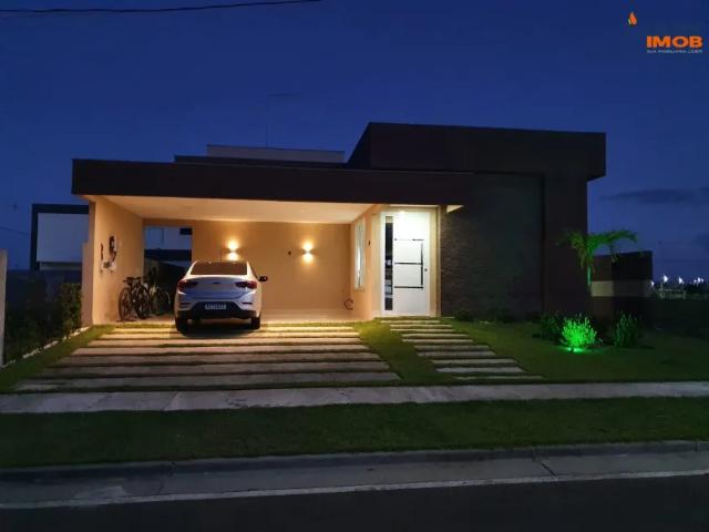 Casa de Condomínio com 4 Quartos e 4 banheiros à Venda, 320 m² por R$ 877.000