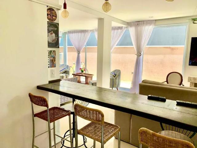 Casa de Condomínio com 4 Quartos e 4 banheiros à Venda, 355 m² por R$ 1.790.000