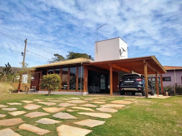 Casa de Condomínio com 4 Quartos e 4 banheiros à Venda, 847 m² por R$ 1.250.000