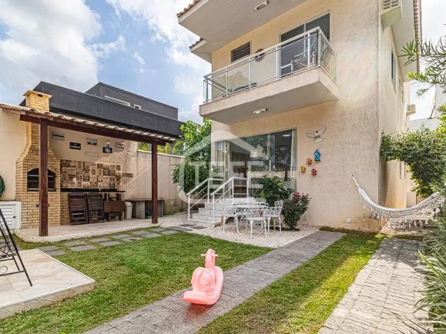 Casa de Condomínio com 4 Quartos e 5 banheiros à Venda, 212 m² por R$ 1.399.000