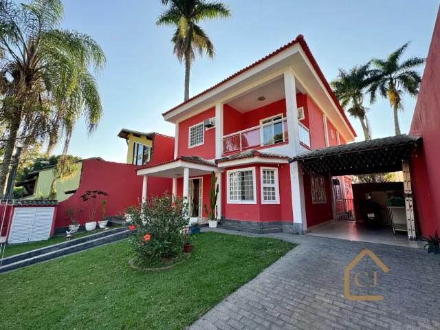 Casa de Condomínio com 4 Quartos e 5 banheiros à Venda, 291 m² por R$ 1.250.000