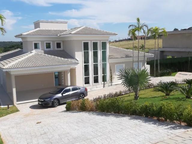 Casa de Condomínio com 4 Quartos e 5 banheiros à Venda, 300 m² por R$ 3.750.000