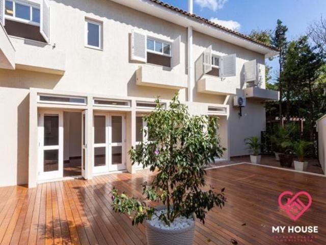 Casa de Condomínio com 4 Quartos e 5 banheiros à Venda, 465 m² por R$ 2.700.000