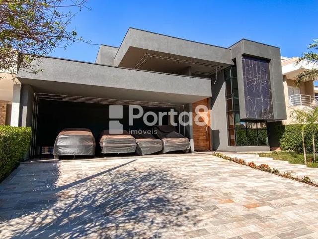 Casa de Condomínio com 4 Quartos e 6 banheiros à Venda, 300 m² por R$ 3.300.000
