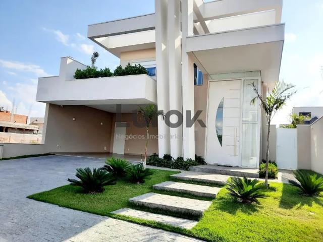 Casa de Condomínio com 4 Quartos e 6 banheiros à Venda, 300 m² por R$ 2.300.000