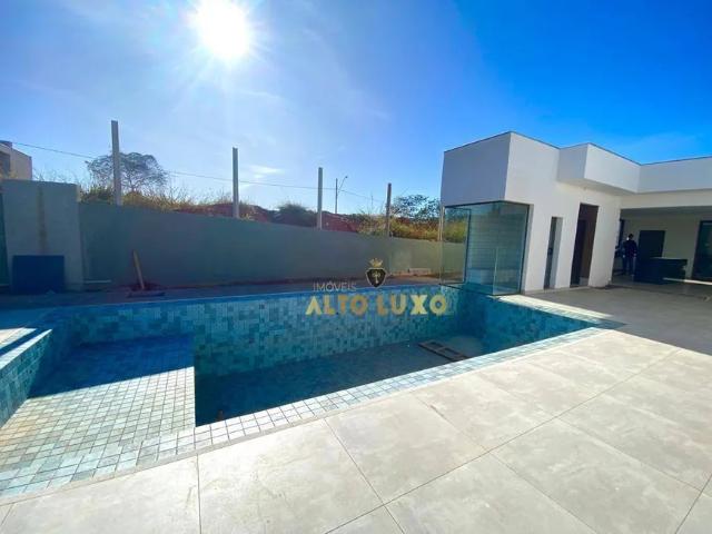 Casa de Condomínio com 4 Quartos e 6 banheiros à Venda, 322 m² por R$ 2.280.000