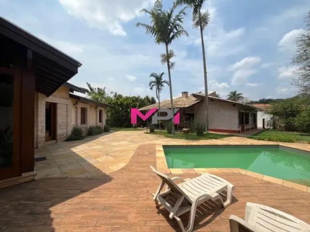 Casa de Condomínio com 4 Quartos e 6 banheiros à Venda, 455 m² por R$ 2.900.000
