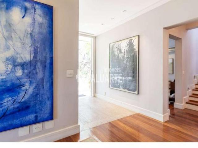 Casa de Condomínio com 4 Quartos e 6 banheiros à Venda, 502 m²