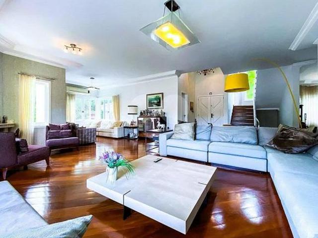 Casa de Condomínio com 4 Quartos e 6 banheiros à Venda, 616 m² por R$ 1.790.000