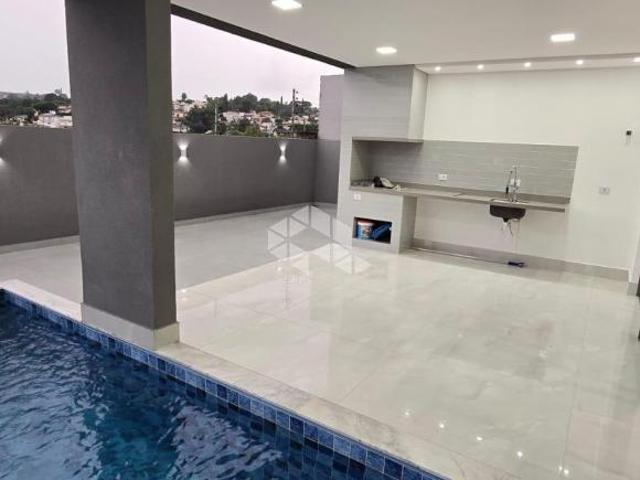 Casa de Condomínio com 4 Quartos e 6 banheiros!