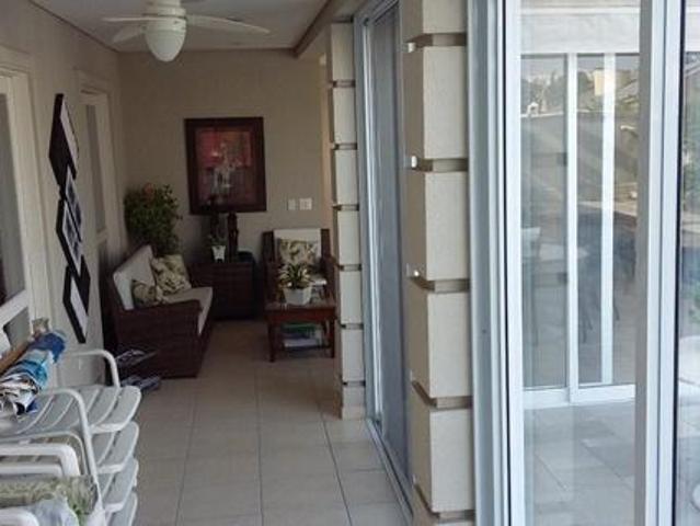 Casa de Condomínio com 4 Quartos e 7 banheiros à Venda, 525 m² por R$ 3.000.000,00