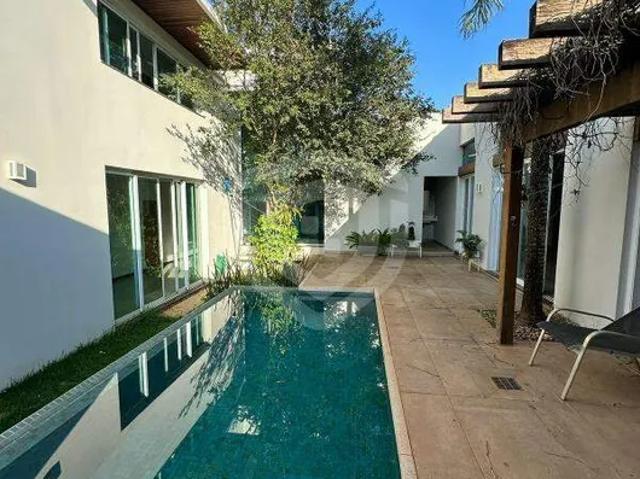 Casa de Condomínio com 4 Quartos e 7 banheiros para Alugar, 515 m² por R$ 15.000/Mês