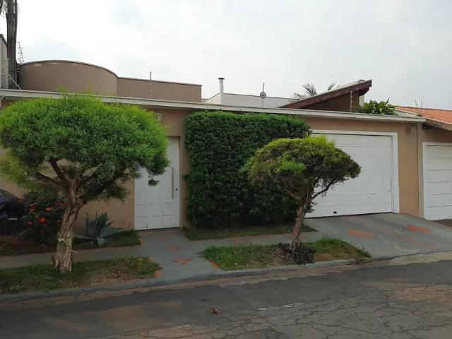 Casa de Condomínio com 4 Quartos e 9 banheiros à Venda, 310 m² por R$ 1.298.000