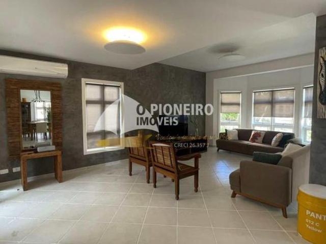Casa de condomínio disponível para venda, na praia de Juquehy!