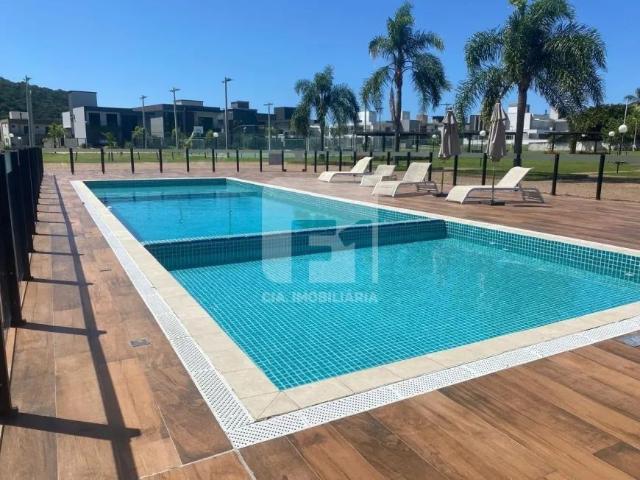 Casa de Condomínio com 4 Quartos para alugar, 400m² Ingleses do Rio Vermelho
