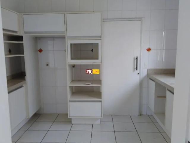 Casa de Condomínio com 4 Quartos para alugar, 270m² Condomínio Vila Romana
