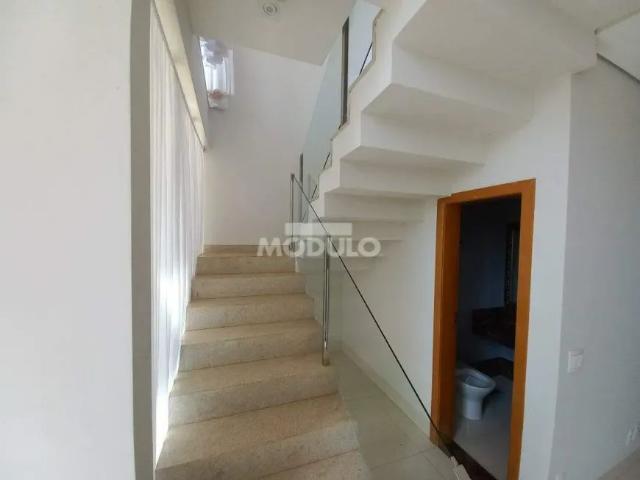 Casa de Condomínio com 4 Quartos para alugar, 276m² Aclimacao