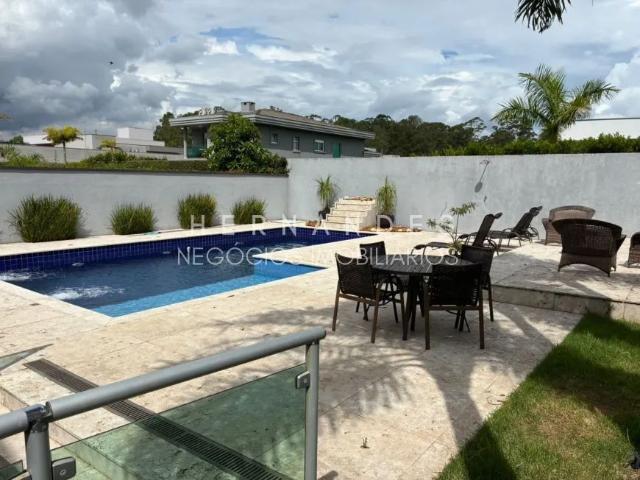 Casa de Condomínio com 4 Quartos para alugar, 300m² Jardim do Golf I