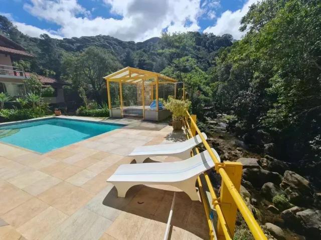 Casa de Condomínio com 4 Quartos para alugar, 370m² Fazenda Inglesa