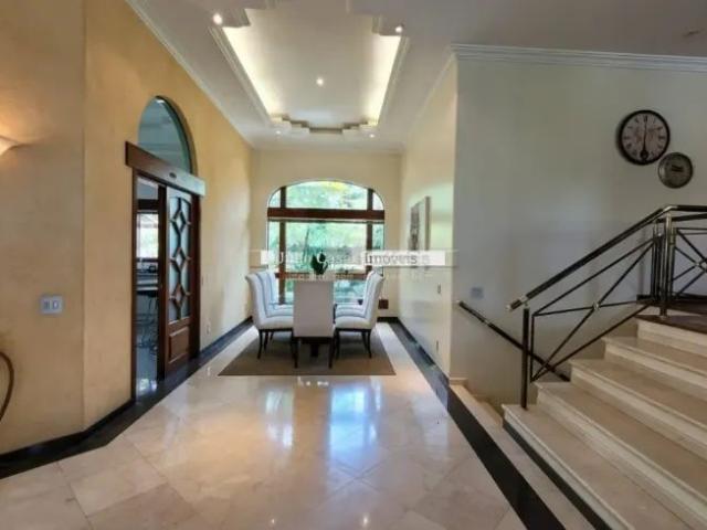 Casa de Condomínio com 4 Quartos para alugar, 370m² Jardim Isaura