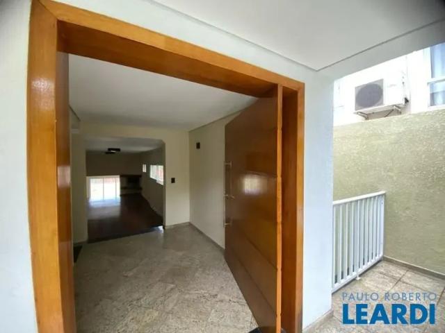 Casa de Condomínio com 4 Quartos para venda ou aluguel, 380m² Alphaville Residencial 6