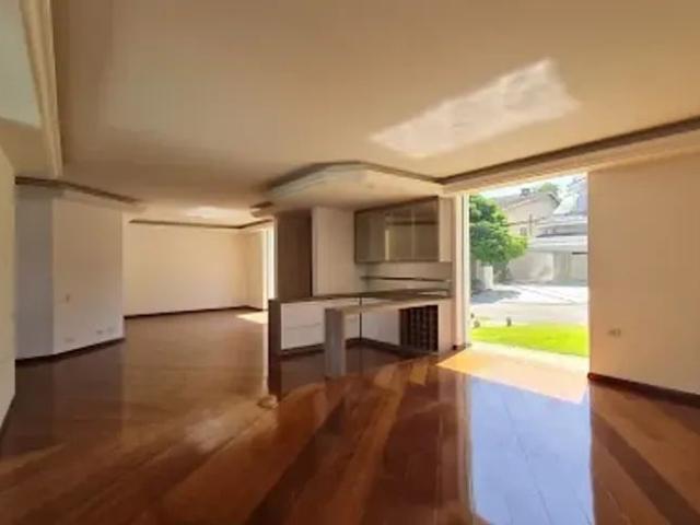 Casa de Condomínio com 4 Quartos para venda ou aluguel, 620m² Centro