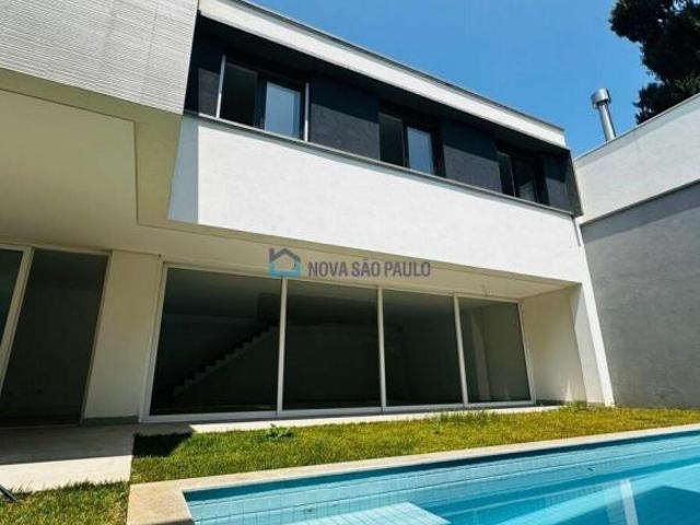 Casa de Condomínio com 4 Quartos, suítes e 6 banheiros à Venda, 450 m²
