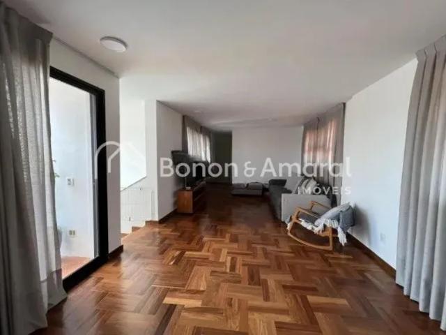 Casa de Condomínio com 500 m² e 4 quartos