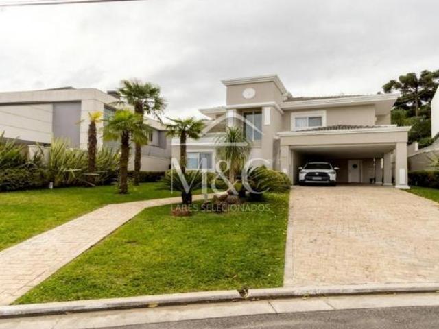 Casa de condomínio com 502 m², 5 quartos sendo 3 s