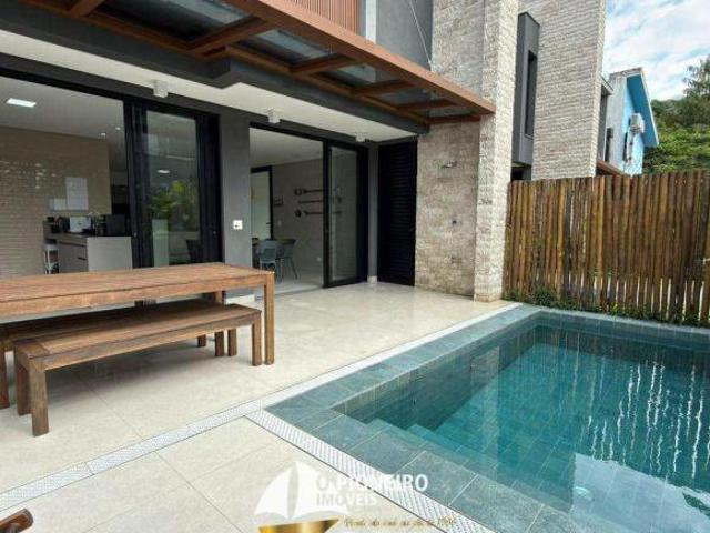 Casa de Condomínio com 5 suítes a 50m da praia