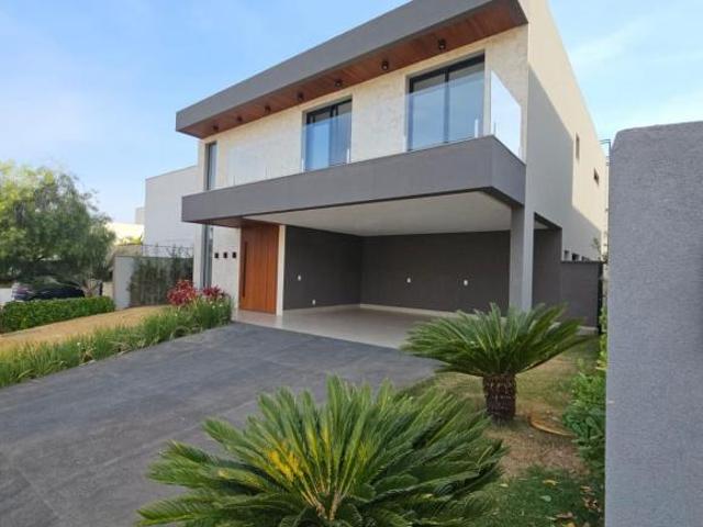Casa de Condomínio com 5 Suítes à Venda, 381 m² no Alphaville Araguaia em Goiânia/GO
