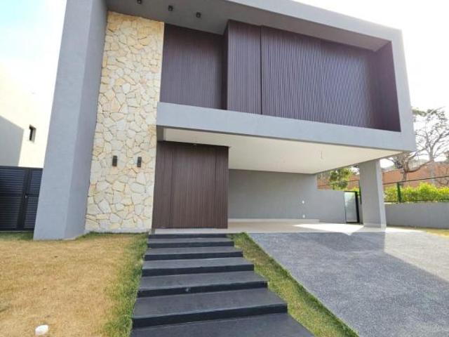 Casa de Condomínio com 5 Suítes à Venda, 382 m² no Alphaville Araguaia em Goiânia/GO