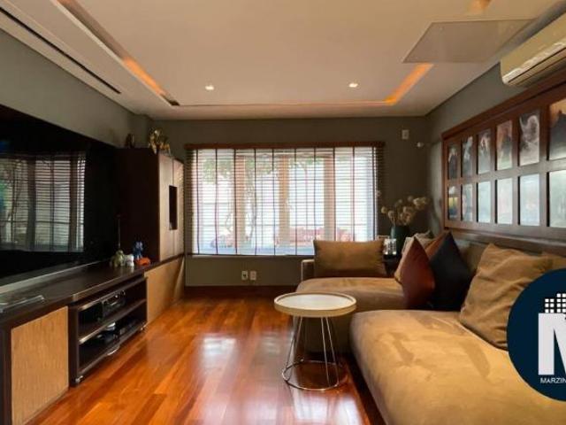 Casa de Condomínio com 5 Suítes e 7 Banheiros à Venda, 525 m² Tamboré 10
