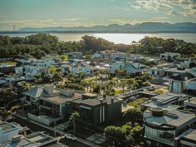 Casa de Condomínio com 5 quartos à venda em Capão Da Canoa, no bairro Zona Nova