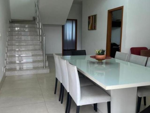 Casa de Condomínio com 5 quartos à venda em Confins, no bairro Gran Royalle