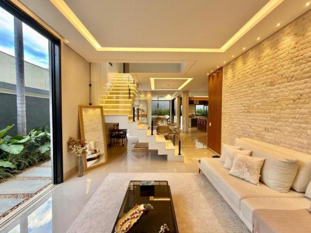 Casa de Condomínio com 5 Quartos à venda, 400m² Jardins Valência