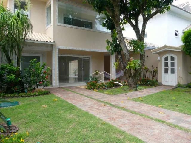 Casa de Condomínio com 5 Quartos e 2 banheiros à Venda, 365 m² por R$ 3.500.000