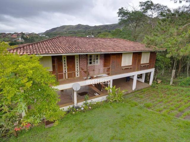 Casa de Condomínio com 5 Quartos e 4 banheiros à Venda, 400 m² por R$ 1.100.000