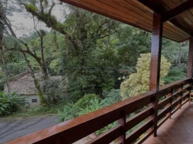 Casa de Condomínio com 5 Quartos e 4 banheiros à Venda, 700 m² por R$ 2.150.000