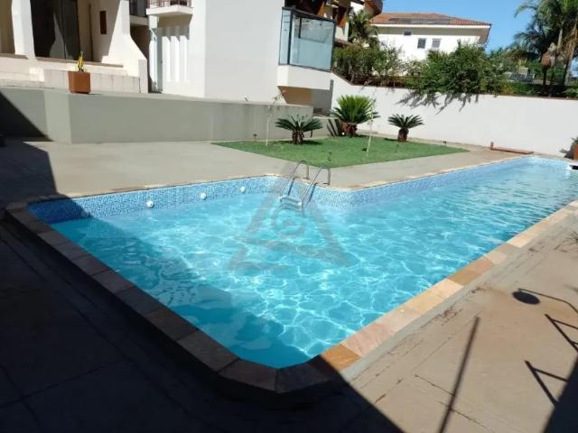Casa de Condomínio com 5 Quartos e 5 banheiros à Venda, 287 m² por R$ 1.770.000