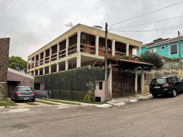 Casa de Condomínio com 5 Quartos e 5 banheiros à Venda, 472 m² por R$ 1.100.000