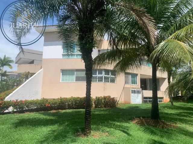 Casa de Condomínio com 5 Quartos e 6 banheiros à Venda, 526 m² por R$ 3.700.000