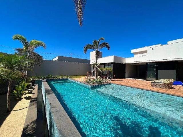 Casa de Condomínio com 5 Quartos e 6 banheiros à Venda, 520 m² por R$ 6.800.000