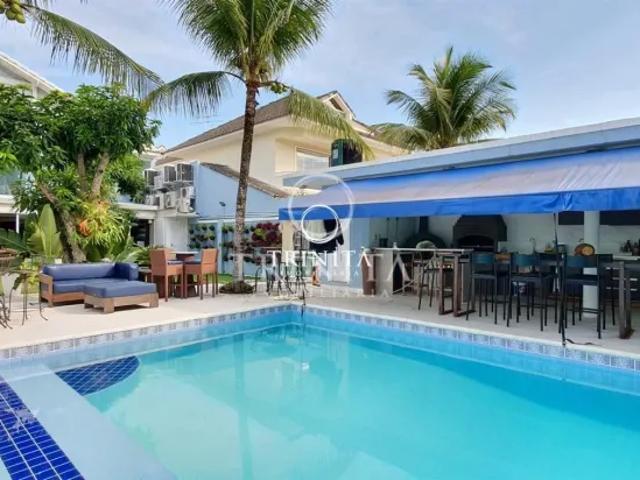 Casa de Condomínio com 5 Quartos e 7 banheiros à Venda, 525 m² por R$ 3.900.000