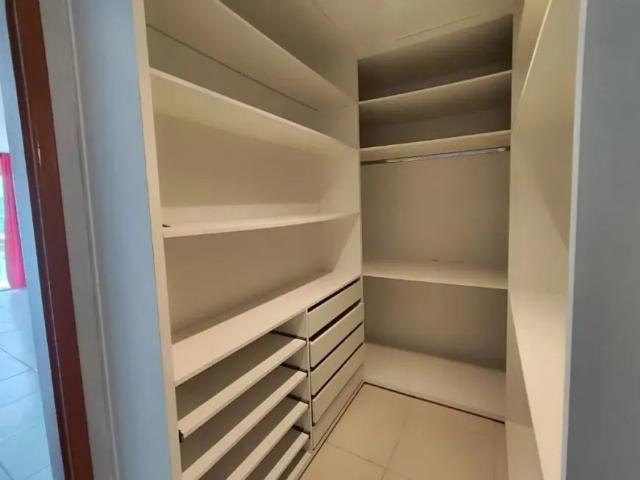 Casa de Condomínio com 5 Quartos para alugar, 400m² Vargem Pequena