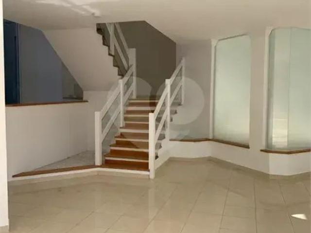 Casa de Condomínio com 5 Quartos para alugar, 415m² Centro