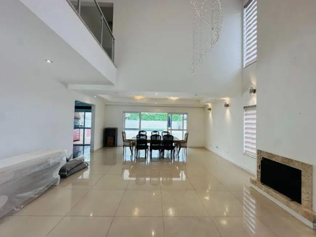 Casa de Condomínio com 5 Quartos para alugar, 418m² Jardim do Golf I